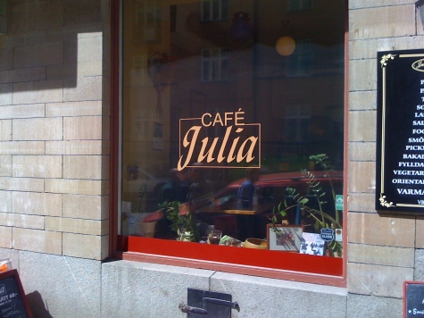 CAFEKARTAN.SE » Café Julia » Utanför cafe Julia.