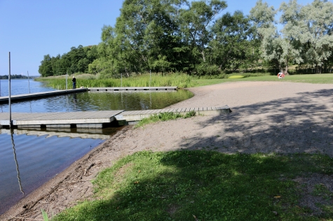 BADKARTAN.SE » Alsta » Vy över stranden.