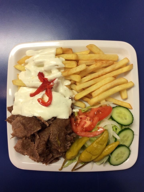 PIZZAKARTAN.SE » Pizzeria Frösakull » Kebab Tallrik mes dressing