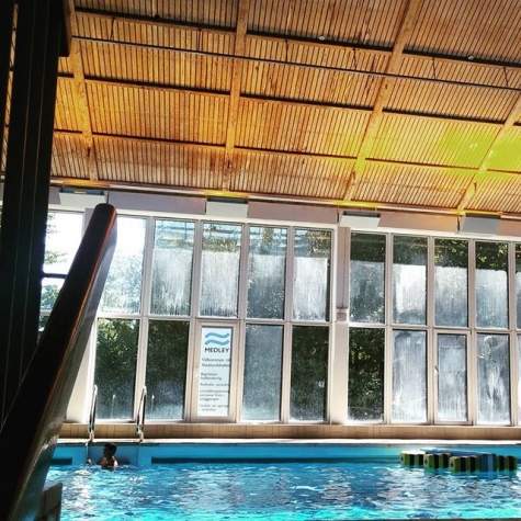 BADKARTAN.SE » Solna Simhall Vasalundshallen » Bild från MEDLEY ...