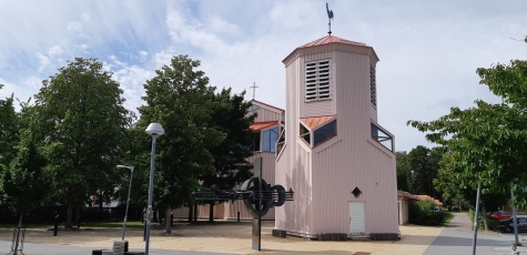 KYRKOKARTAN.SE » Gottsunda kyrka » Exteriör augusti 2020